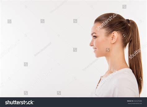 imágenes de Ponytail side view Imágenes fotos y vectores de stock Shutterstock