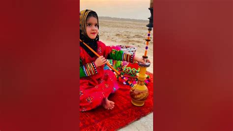 هومن پناهی، دخترک لامردی Youtube