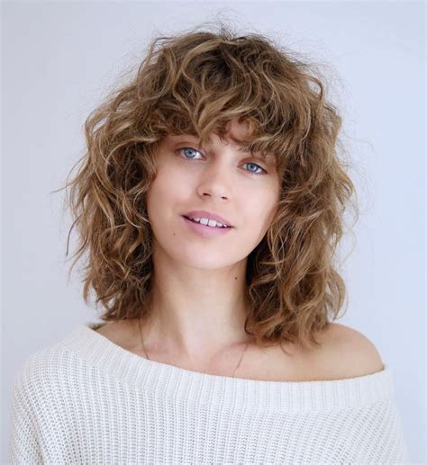50 Most Trendy And Flattering Bangs For Round Faces In 2022 Hadviser