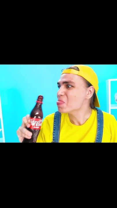 손자가 다양한 액체 사탕을 시도해 봅니다 Youtube