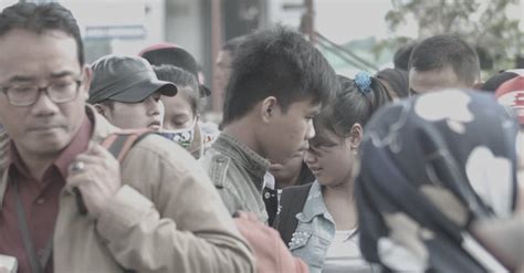 거리 거리 사진 거리 생활 공공 장소 공공의 군중 그룹 기와 낮 다문화 다양성 다양한 대도시 도시 도시의 도시의 삶 모임 문화 민족 바쁜