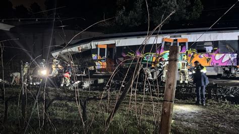 Un Muerto Y 37 Heridos Por El Descarrilamiento De Un Tren De Rodalies