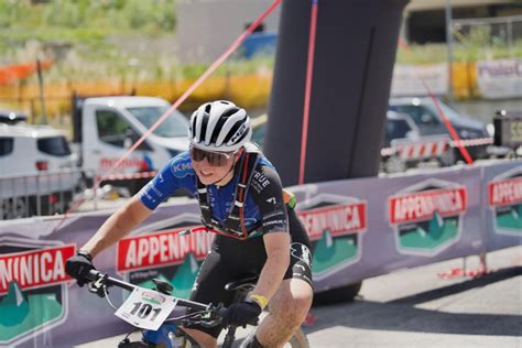 Bakker Delivers Standout Queen Stage Performance Appenninica Mtb
