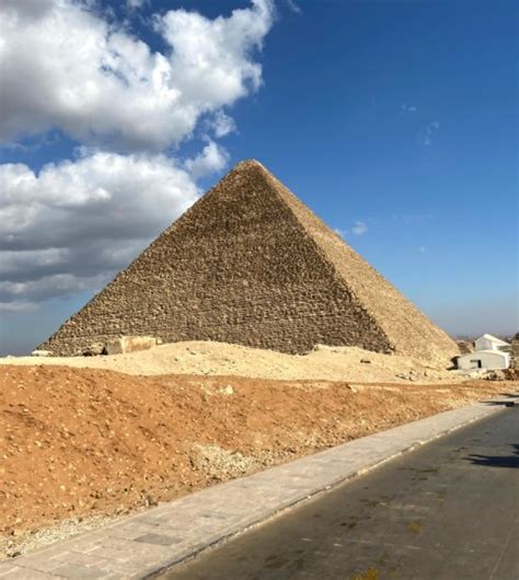 Чудо света пирамида фараона Хеопса в Гизе описание фото размеры и краткая история