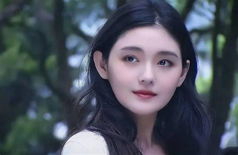 S妈泪诉十年网暴：当亲情裹挟在舆论风暴中，谁为逝者守护尊严？