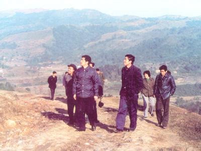 老照片：胡锦涛主席年轻时真帅[组图] 资讯 凤凰网