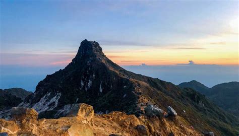 Gunung Sibayak: Pesona Alam dan Keindahan yang Memukau