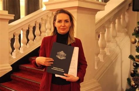 Кремена Кунева напусна политическия кабинет на социалната министърка