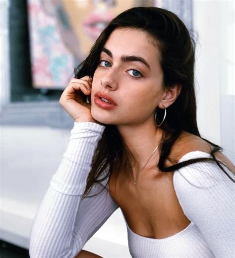 Picture Of Yael Shelbia