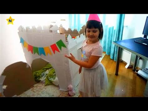 Ника играет в принцессу и новый замок с игрушками устроила чаепитие и ...