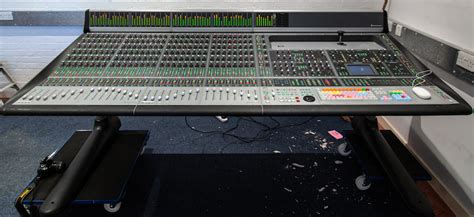 Used Avid Icon D Control Es 32 Fader With Panner Resurface