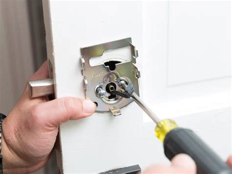 How To Change The Front Door Lock Storables