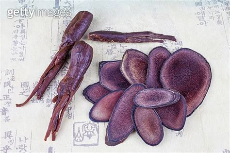 녹용대체의학실외음식의료정물클로즈업탑앵글한약한의학홍삼 이미지 A12263312 게티이미지뱅크