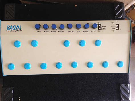 Basyn Analog Bass Synthesizer Reverb