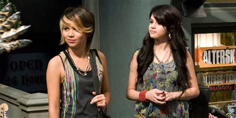 Wizards Of Waverly Place Boss Regrets Not Exploring Stevie And Alexs