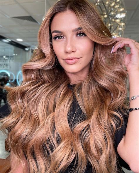 25 Luscious Strawberry Blonde Balayage Ideas For 2025
