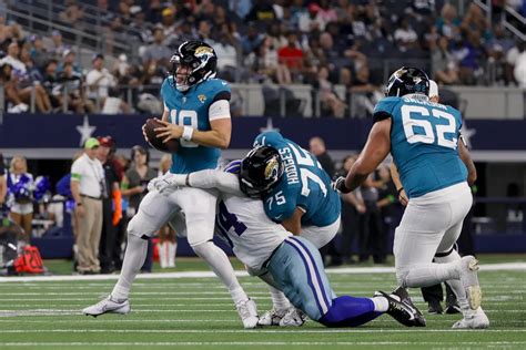 Jaguars 3rd String Qb Nathan Rourke Breaks 4 Tackles In Play Of The Preseason Yahoo Sports