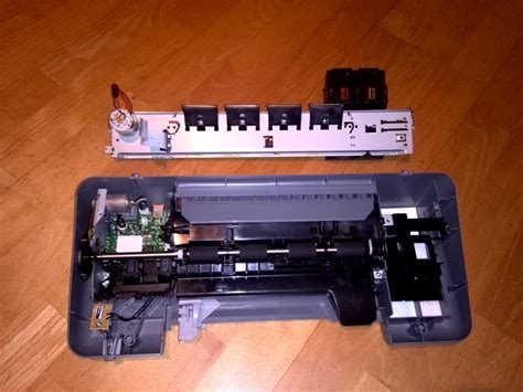 Inside Look Of The Hp Deskjet D Printer With Photos Diy Projects