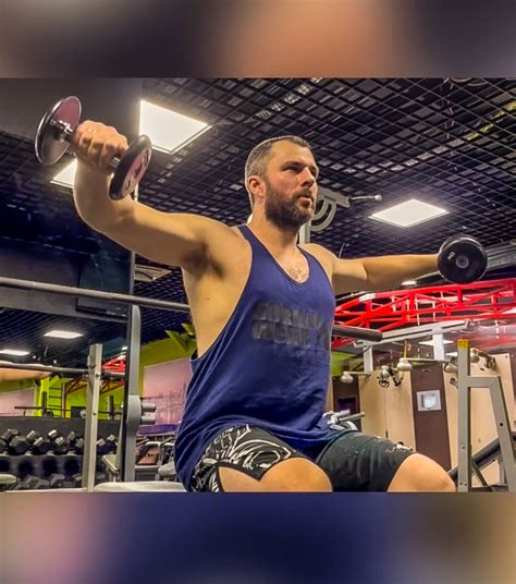 Комплекс из 4 упражнений для прокачки плеч Делай Правильно Дзен