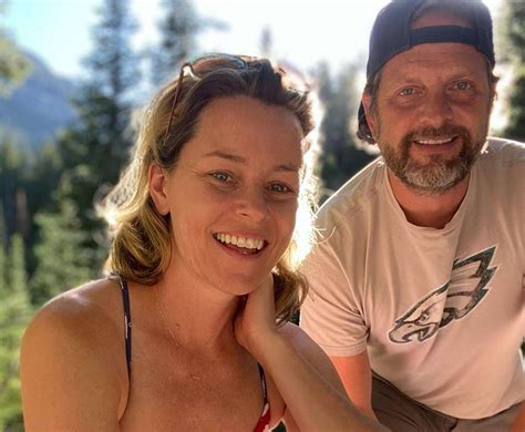 Who Is Elizabeth Banks Husband All About Max Handelman