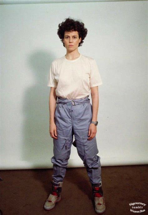 Beautiful Sigourney Weaver And Ellen Ripley Aliens 1986 Artofit
