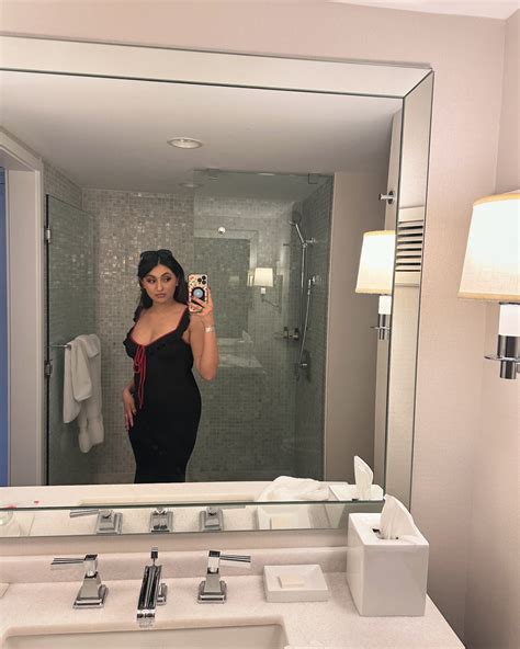 Bella Bellagarza • Instagram Photos And Videos
