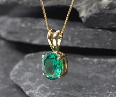 Green Gold Emerald Pendant At ₹ 79999piece In New Delhi Id
