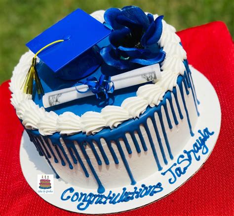 Celebrate Your Achievement With A Stunning Graduation Cake Graduation