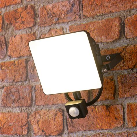 Tcp Pir Motion Sensor Led Floodlight 30w With Screwless Connector Homebase Tcp Pir Motion Sensor Led Floodlight 30w With Screwless Connector Homebase