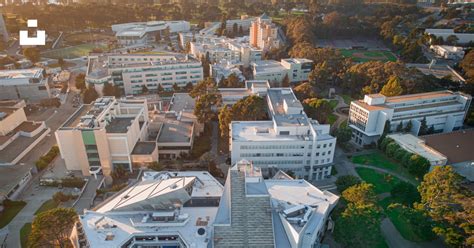 낮 동안 도시 건물의 공중보기 사진 Unsplash의 무료 회색 이미지