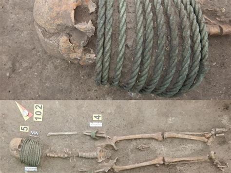 Украйнаас шашны зан үйл хийж оршуулсан мянган жилийн настай булшнууд олджээ Isee Mn