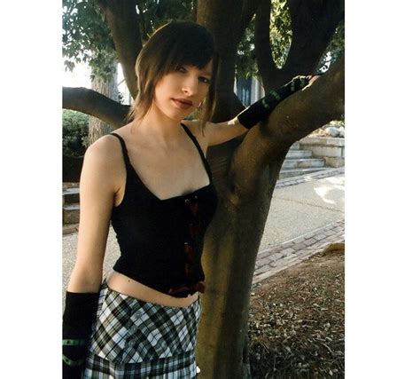 Model Elisabeth Page 2