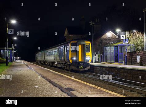 Northern Rail Class 156 Dmu Train Calling At The Small 2 Platform