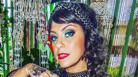 American Pickers Danielle Colby Ditches Her Underwear And Shows Off
