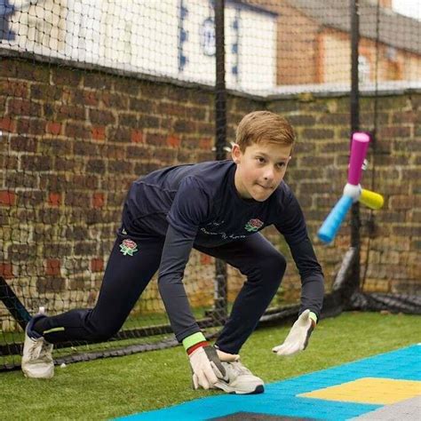 Metis Reactive Catch Trainer Net World Sports