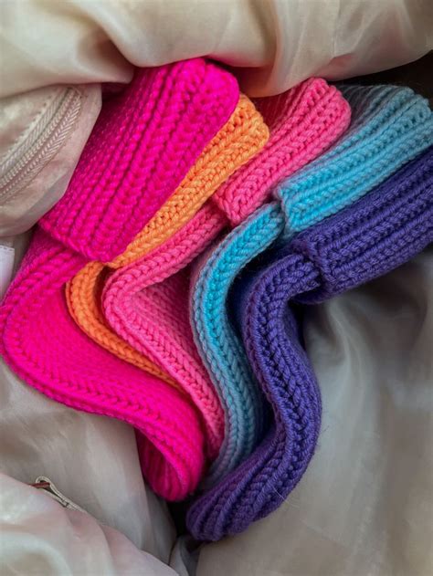 шапка луковка в 2024 г Вязаные головные уборы Вязаные шапки Схемы вязания шапок