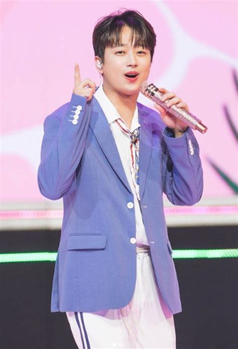 이찬원이 또 최근 거침없는 행보 중인 가수