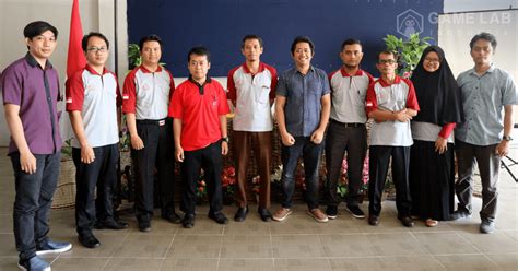 Pelatihan Web Frontend Dan D Modelling Untuk Peningkatan Kompetensi