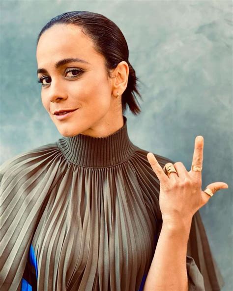 Alice Braga Entra Na Série Do Filme Chamas Da Vingança