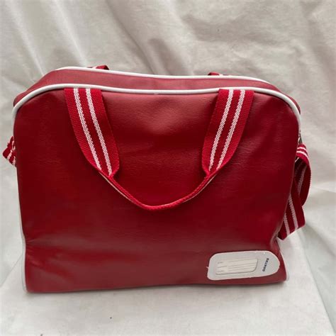 Qantas Retro Carry On Travel Bag Red Vinyl Plane Vintage Bowling Bag