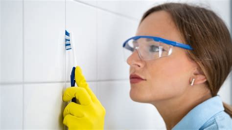The Best Way To Clean Moldy Grout Without Any Damage According To Our