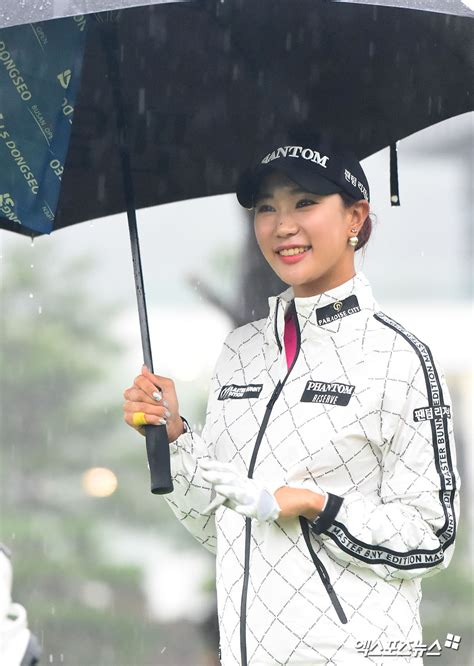 미녀 골퍼 유현주 부산에서 뽐낸 팔색조 매력[엑s Hd화보]
