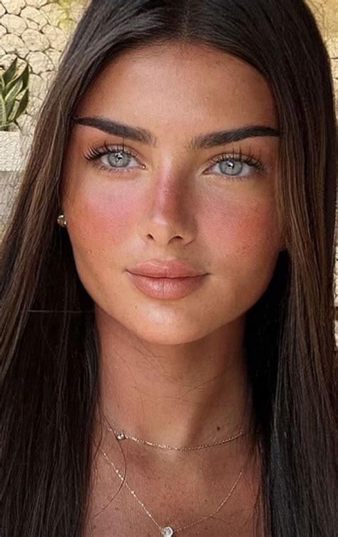 Pretty Face Gorgeous Women Beauty Makeup Hair Beauty Hair Makeup