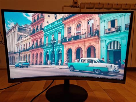 Samsung zakrivljeni monitor 24 incha FULL HD