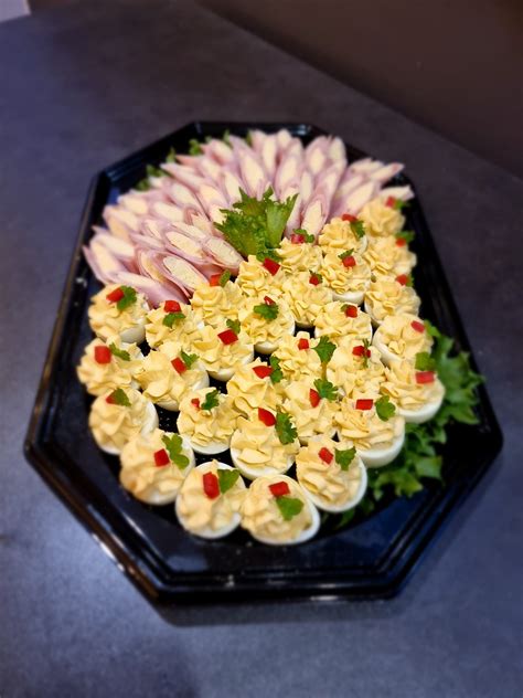 Täidetud Munad Poolik Kukekas Vaaritab