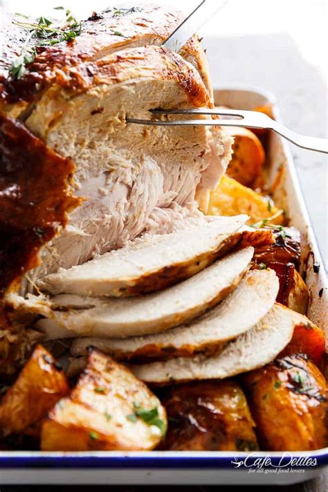 One Pan Juicy Herb Roasted Turkey And Potatoes With Gravy Cafe Delites
