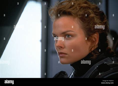 Dina Meyer Starship Trooper