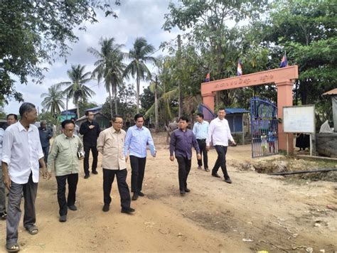 លោក សៀង សុទ្ធមង្គល អភិបាលរងស្រុក តំណាងលោក ជា ច័ន្ទកញ្ញា អភិបាល នៃគណ អភិបាលស្រុកស្រែអំបិល លោក