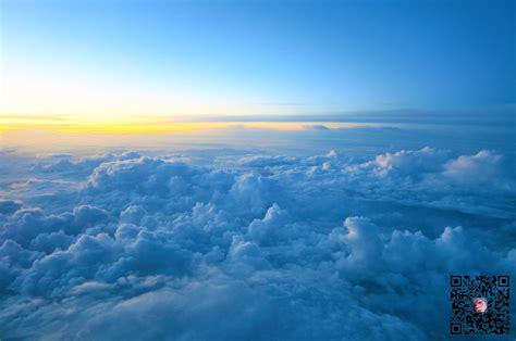 4k电脑壁纸：天空 白云 高空风景壁纸 初心领域素材库