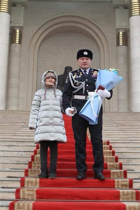 Цагдаагийн дэд хурандаа М Баттүшиг Монгол Улсын Гавьяат тамирчин цолоор шагнууллаа